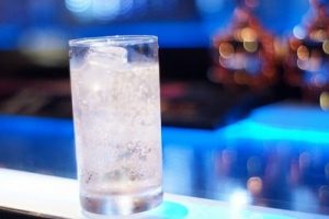 ジンとウォッカの違いとは？-世界の4大スピリッツ- | お酒買取専門店｜高価買取・高く売るならFive Needs
